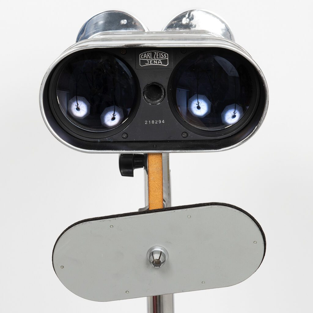 Zeiss WW2 era German Binoculars 20-40 x 80 | Vintage And Prestige